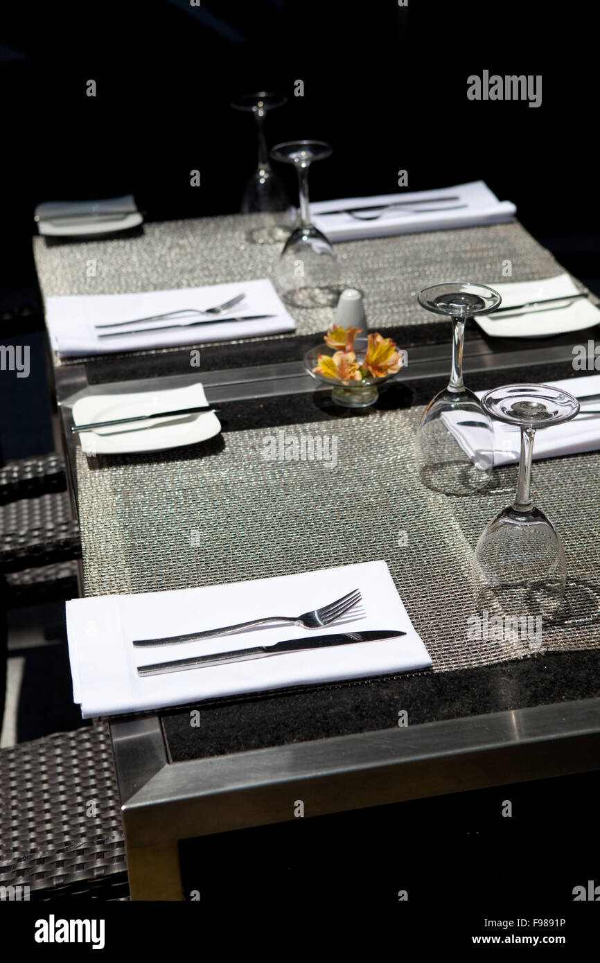 Rich cafe hi-res stock photography and images - Alamy