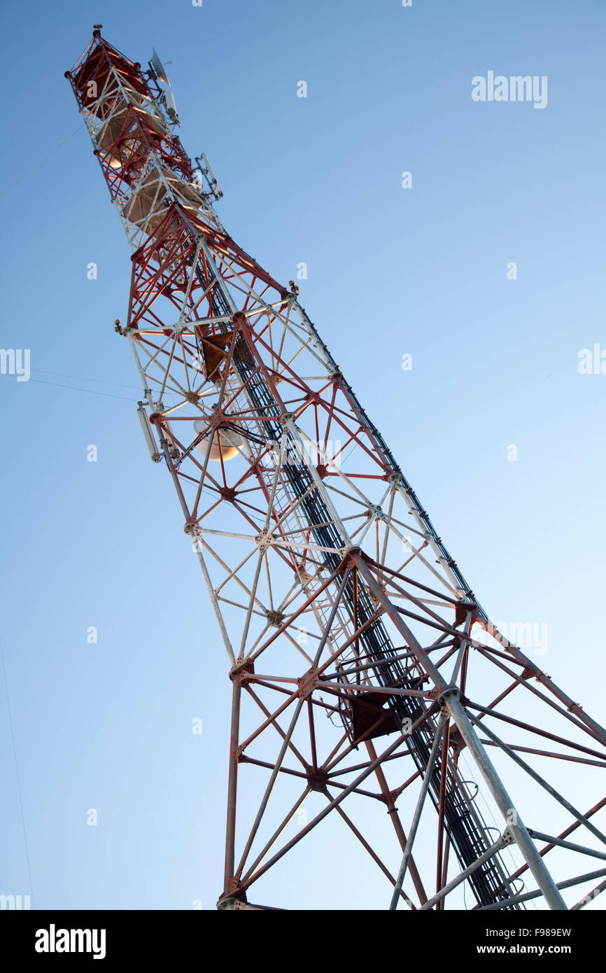 Parabola antenna hi-res stock photography and images - Alamy