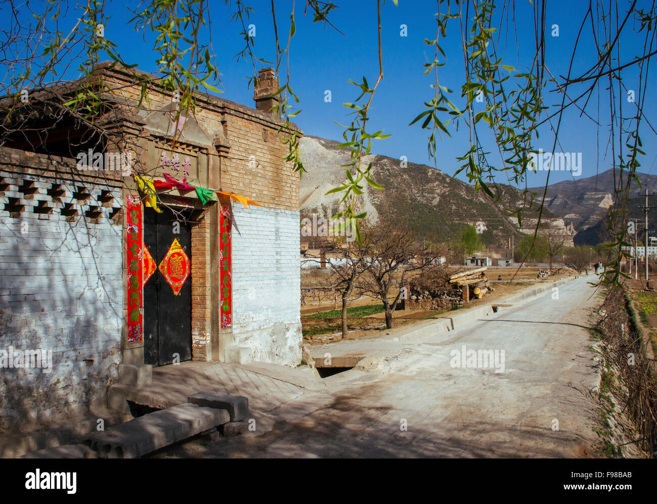 Traditional chinese farm house hi-res stock photography and images - Alamy