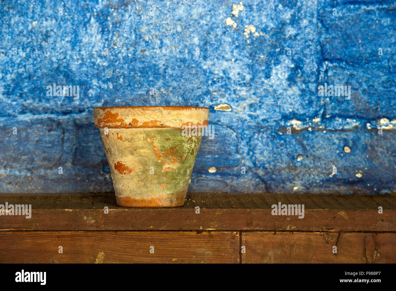 Old Plant Pot Stock Photo - Alamy