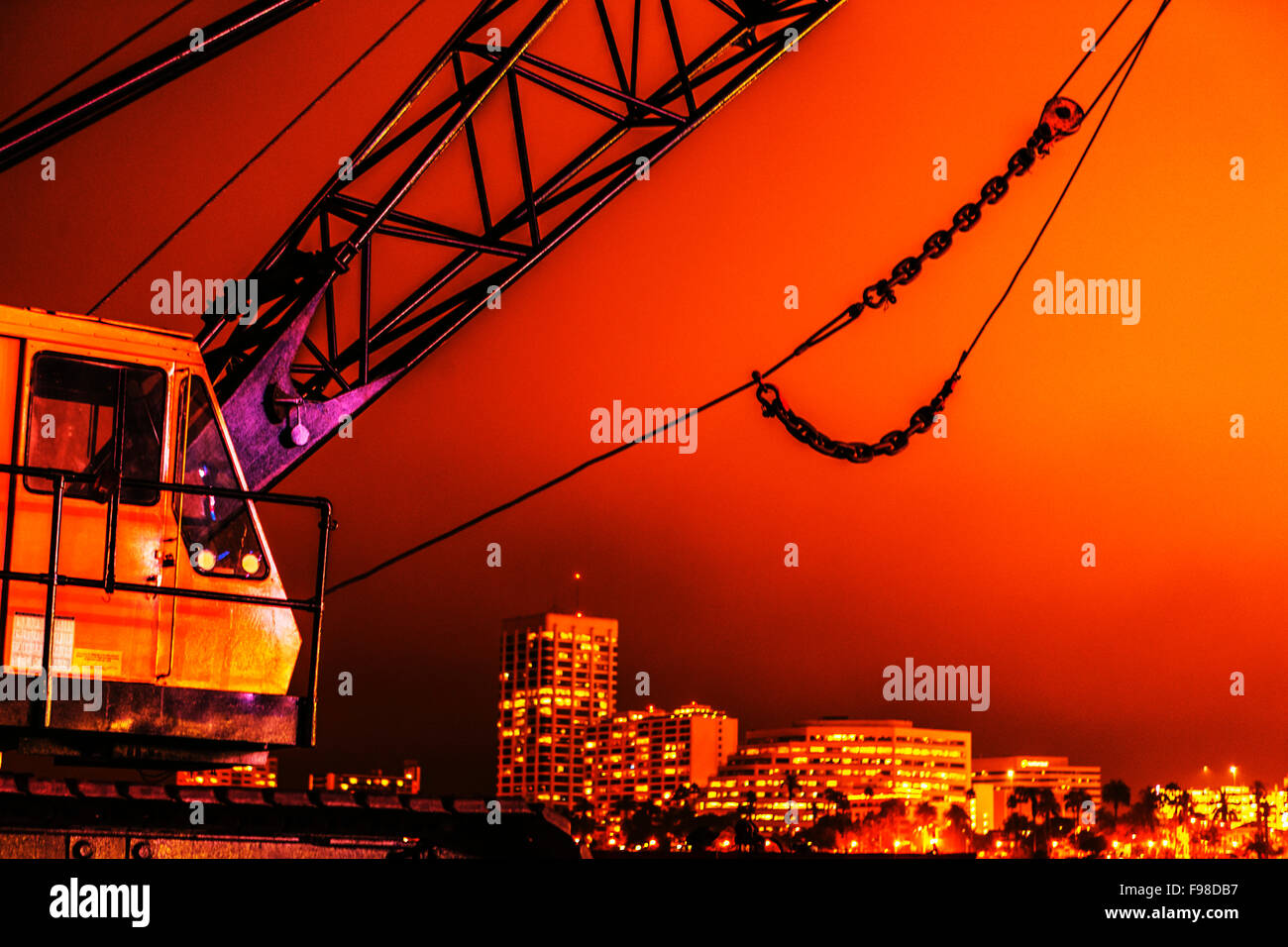 Derrick crane hi-res stock photography and images - Alamy