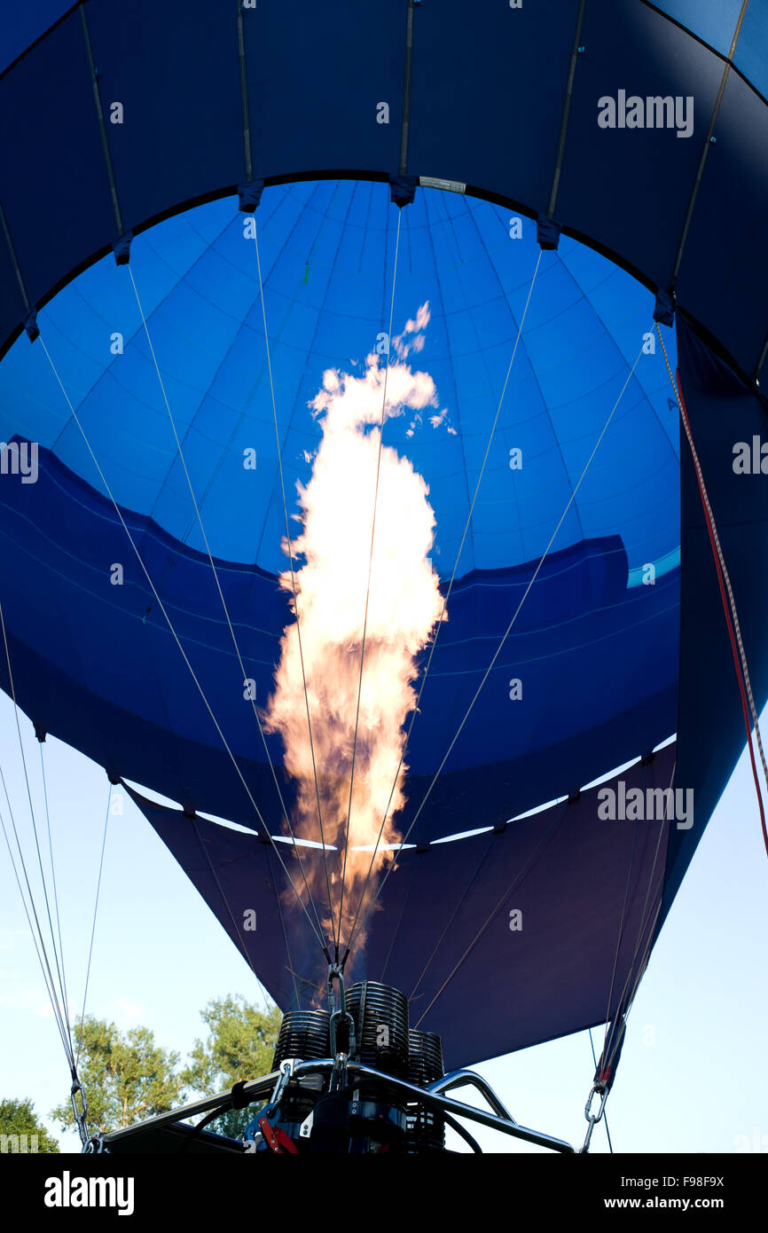 Fire hot air balloon hi-res stock photography and images - Alamy