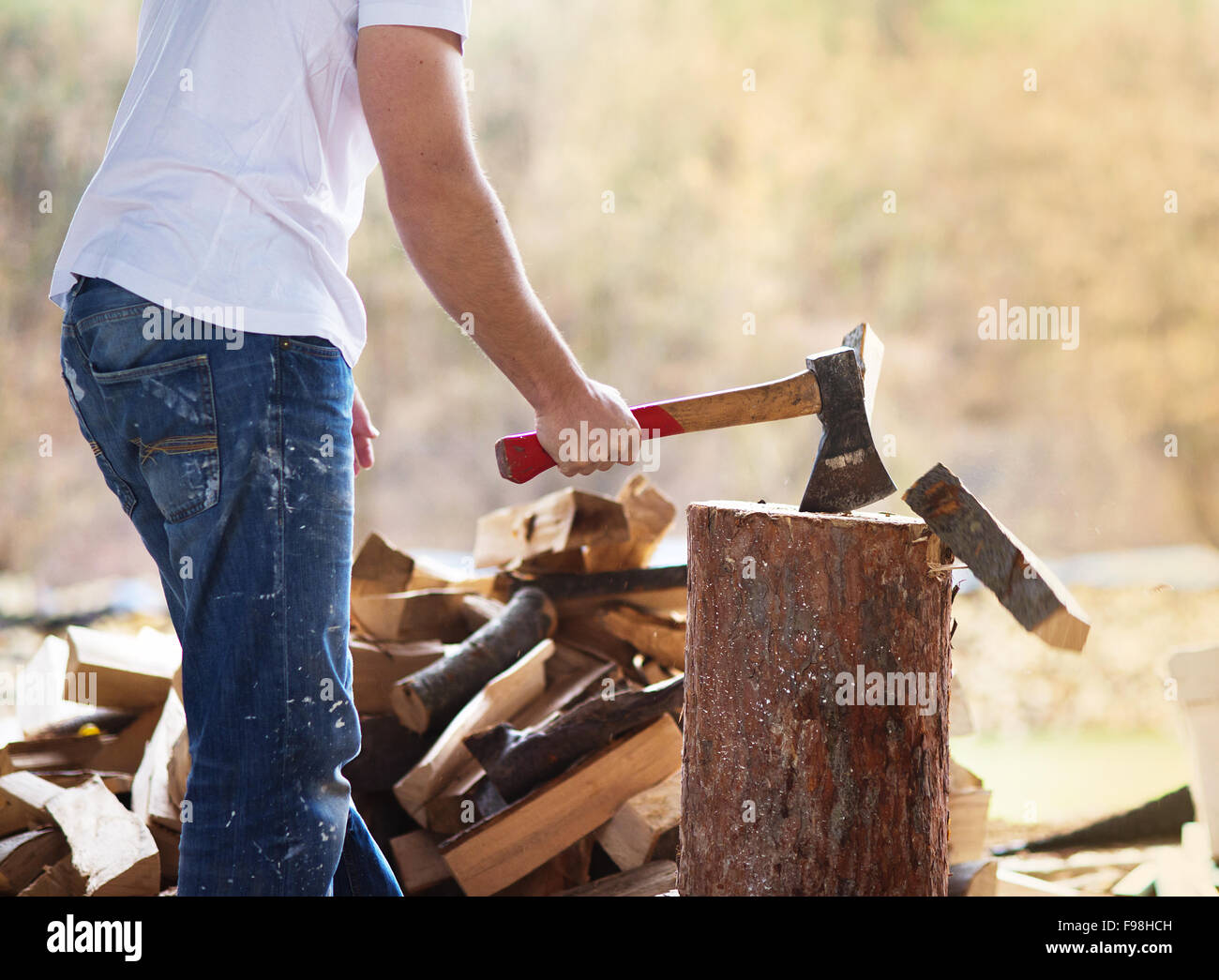 Chopping wood hi-res stock photography and images - Alamy