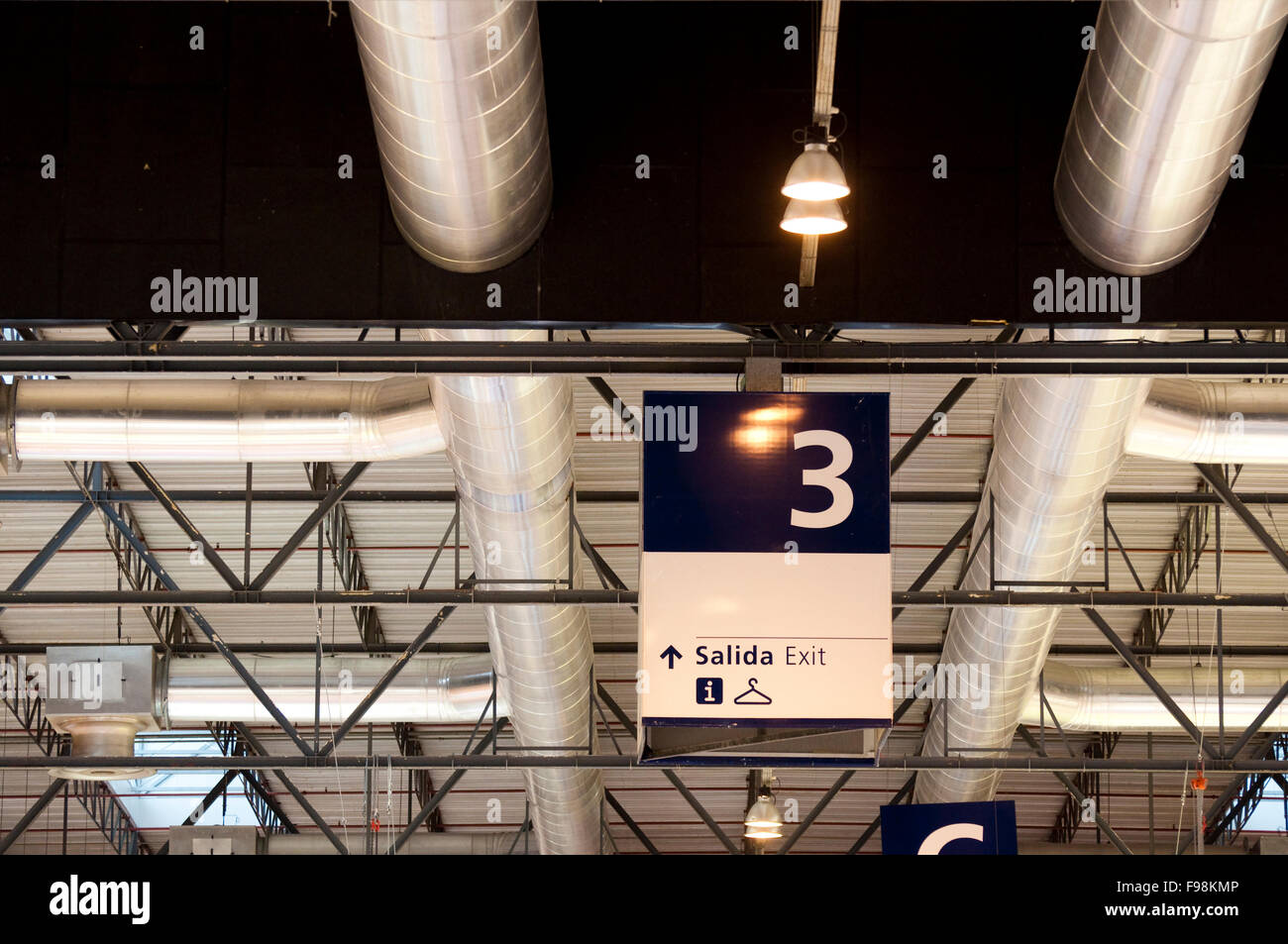 White light ceiling hi-res stock photography and images - Alamy