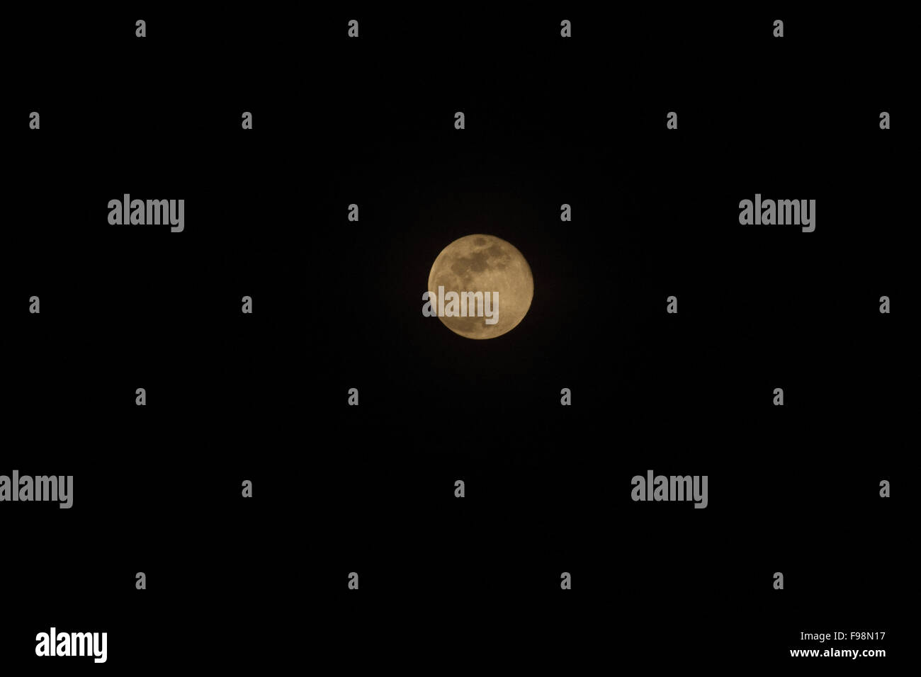 Cloudy moonlit night sky hi-res stock photography and images - Alamy