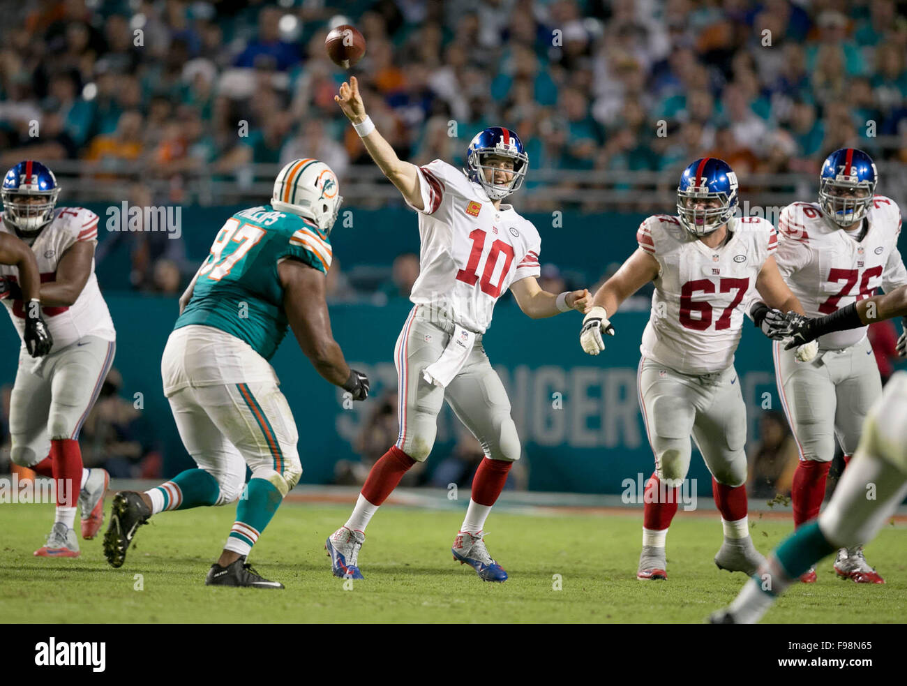 Miami Gardens, Florida, USA. 15th Dec, 2015. Miami Dolphins defensive ...