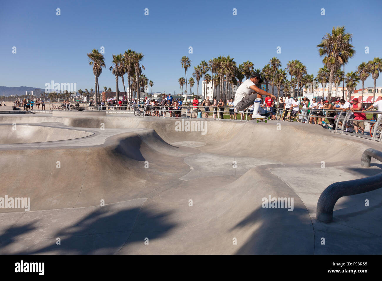Venice beach roller hi-res stock photography and images - Alamy