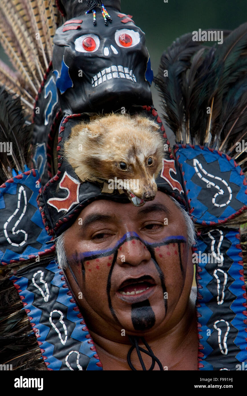 Aztec dancer hi-res stock photography and images - Alamy