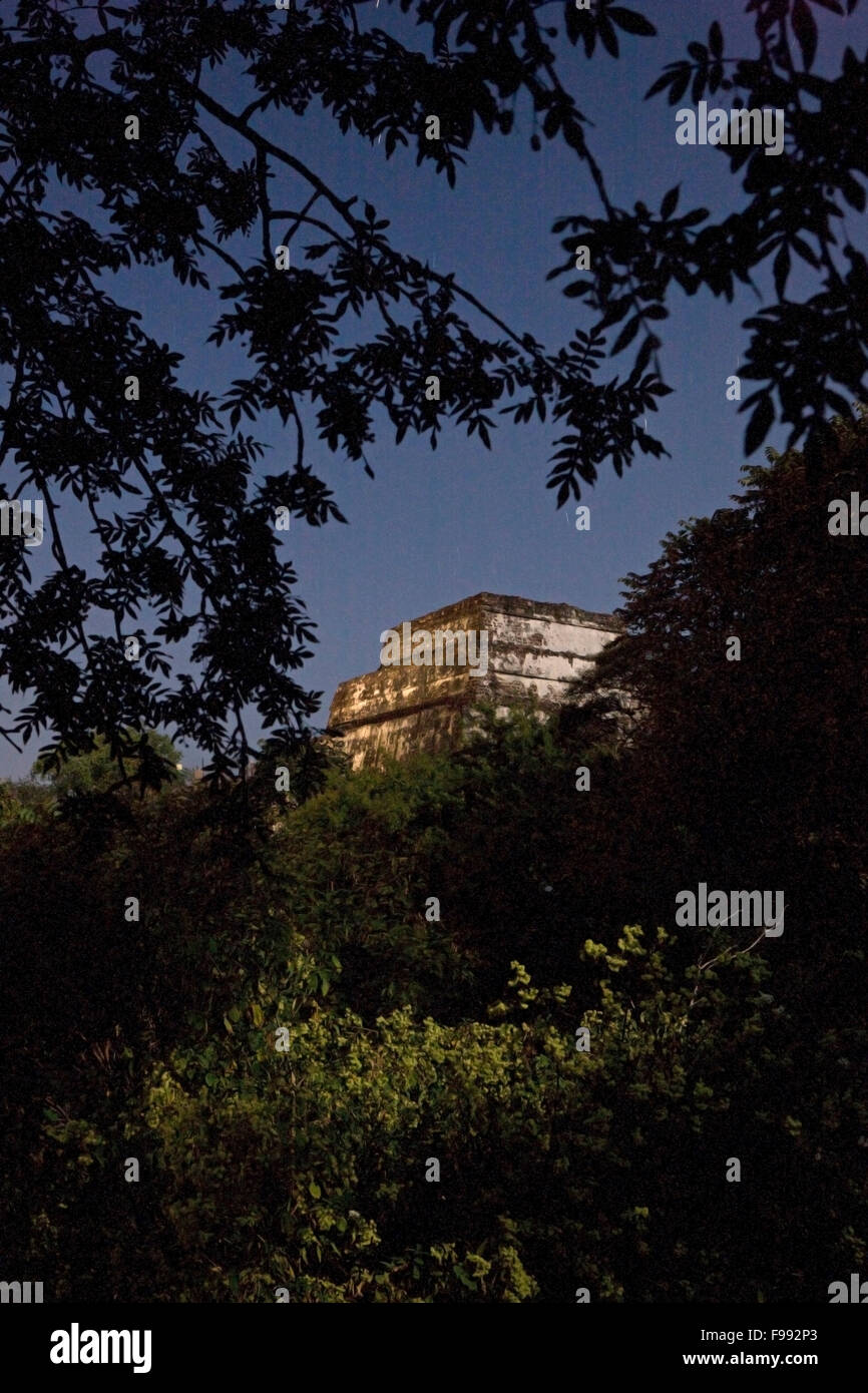 Aztec temple hi-res stock photography and images - Alamy