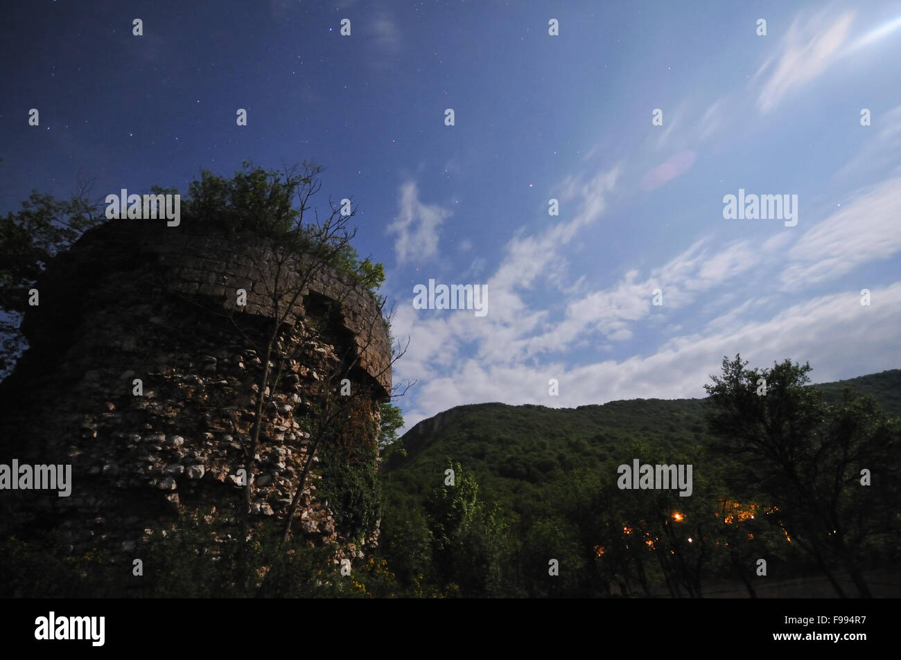 Moonlight country house landscape hi-res stock photography and images ...