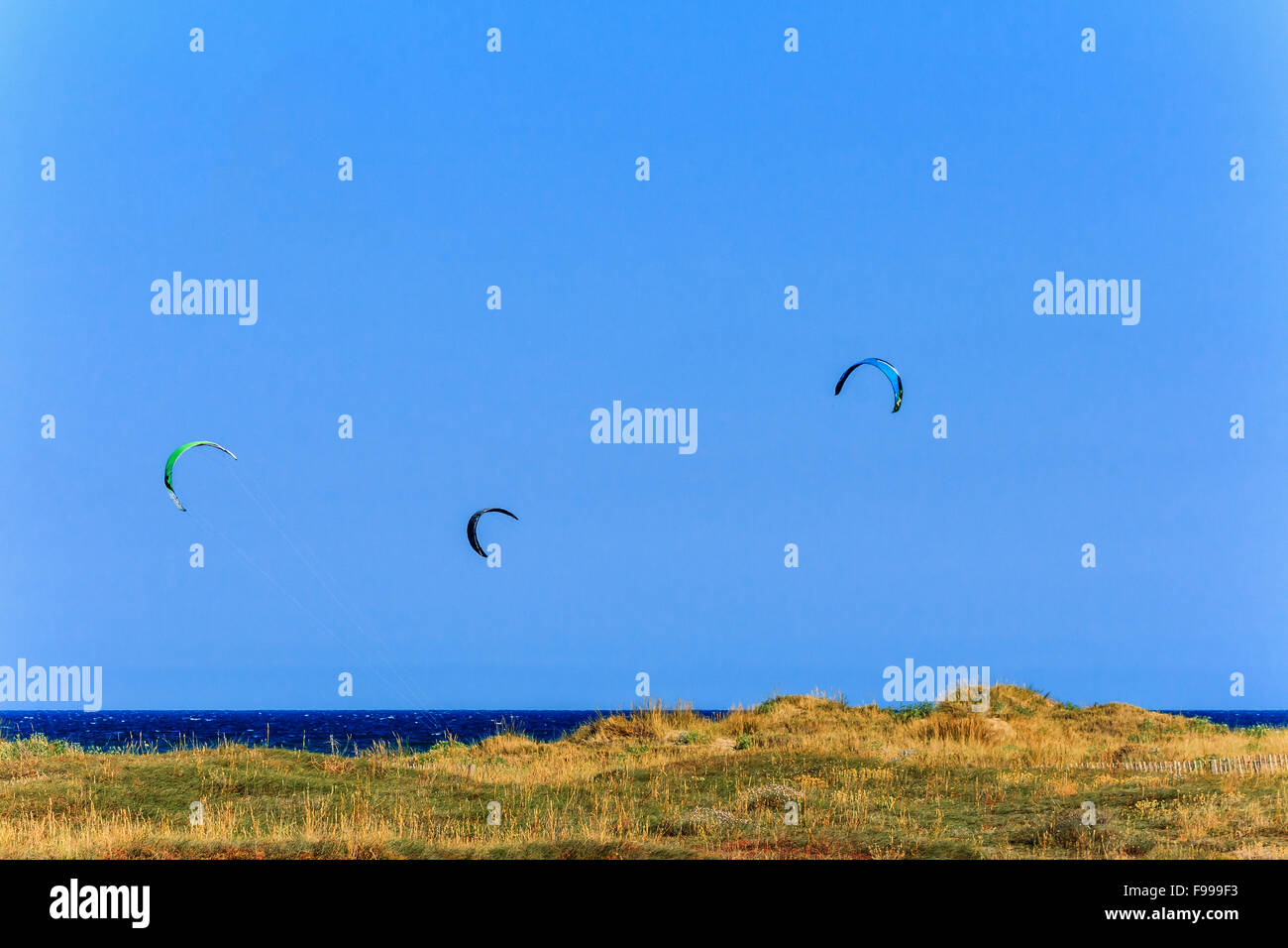 Flying dragons hi-res stock photography and images - Alamy