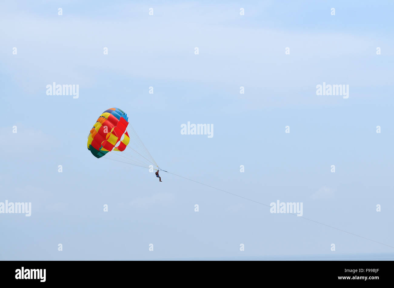 Round parachute hi-res stock photography and images - Alamy