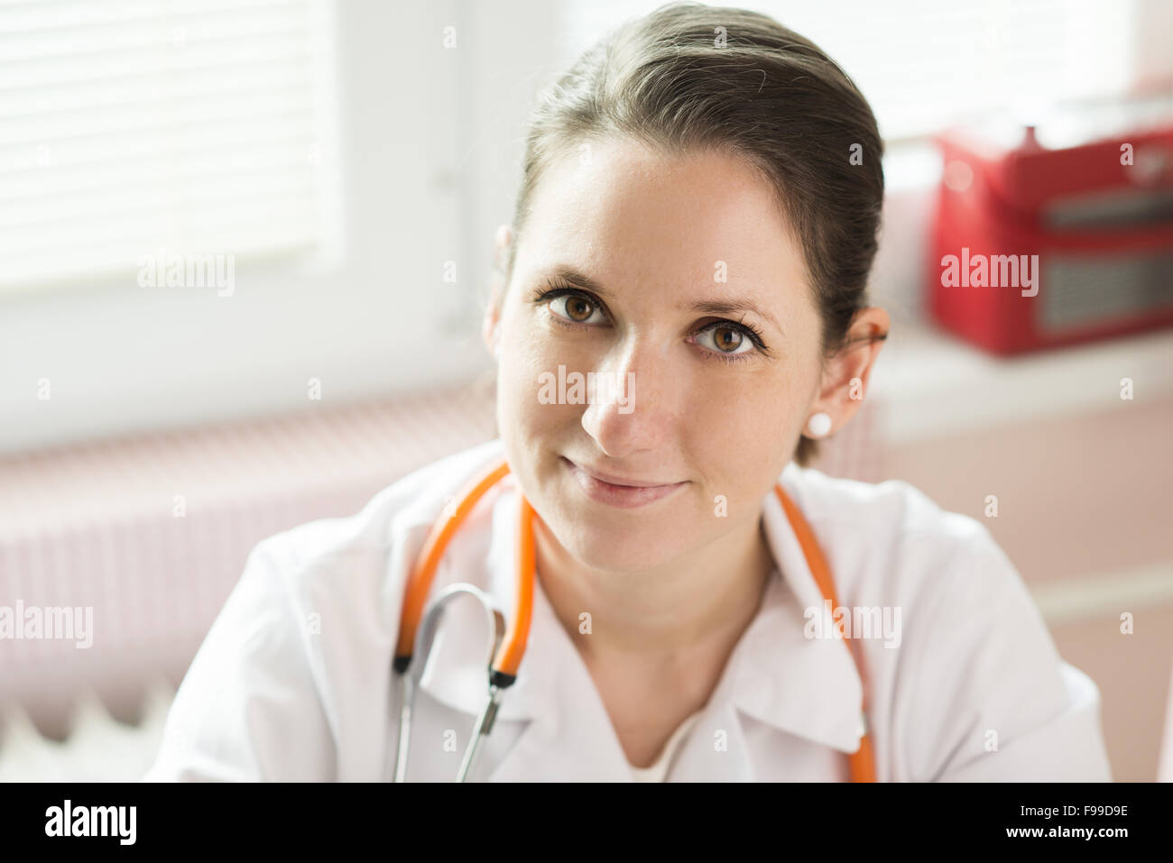 Portrait of a beautiful female doctor with stethoscope Stock Photo - Alamy