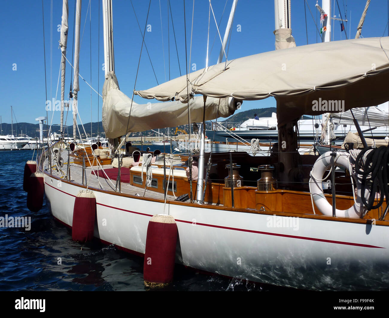 Big wood boat Stock Photo - Alamy