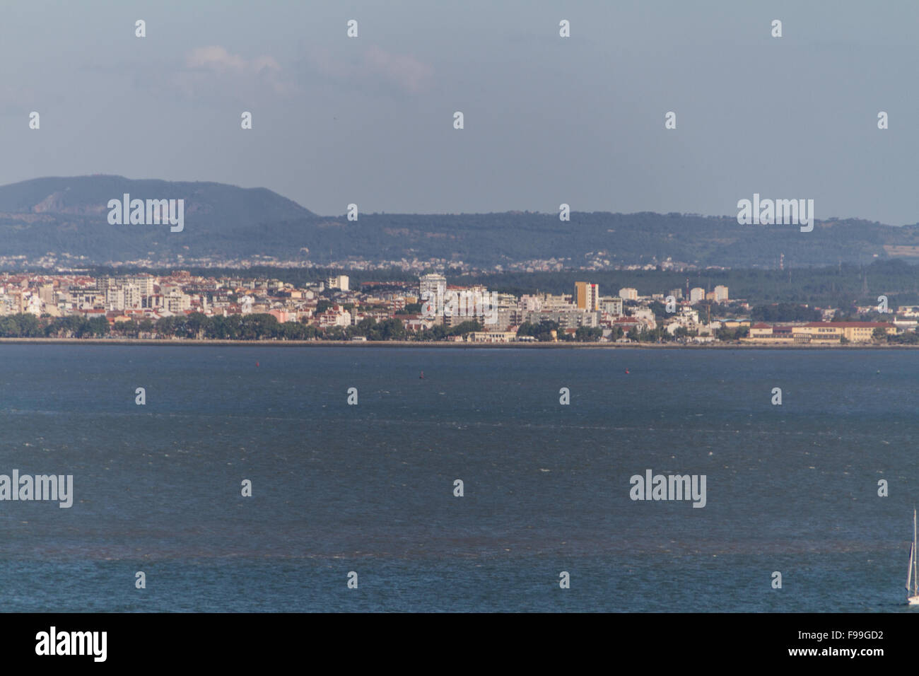 Tejo river with the city of Lisbon in the background Stock Photo - Alamy