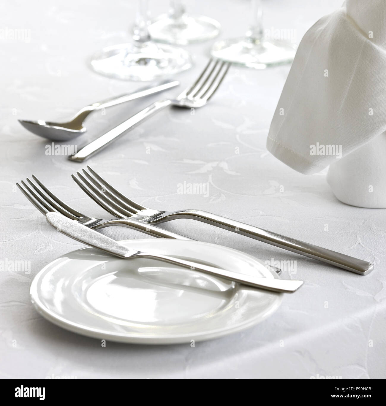 Dishware on a table Stock Photo - Alamy