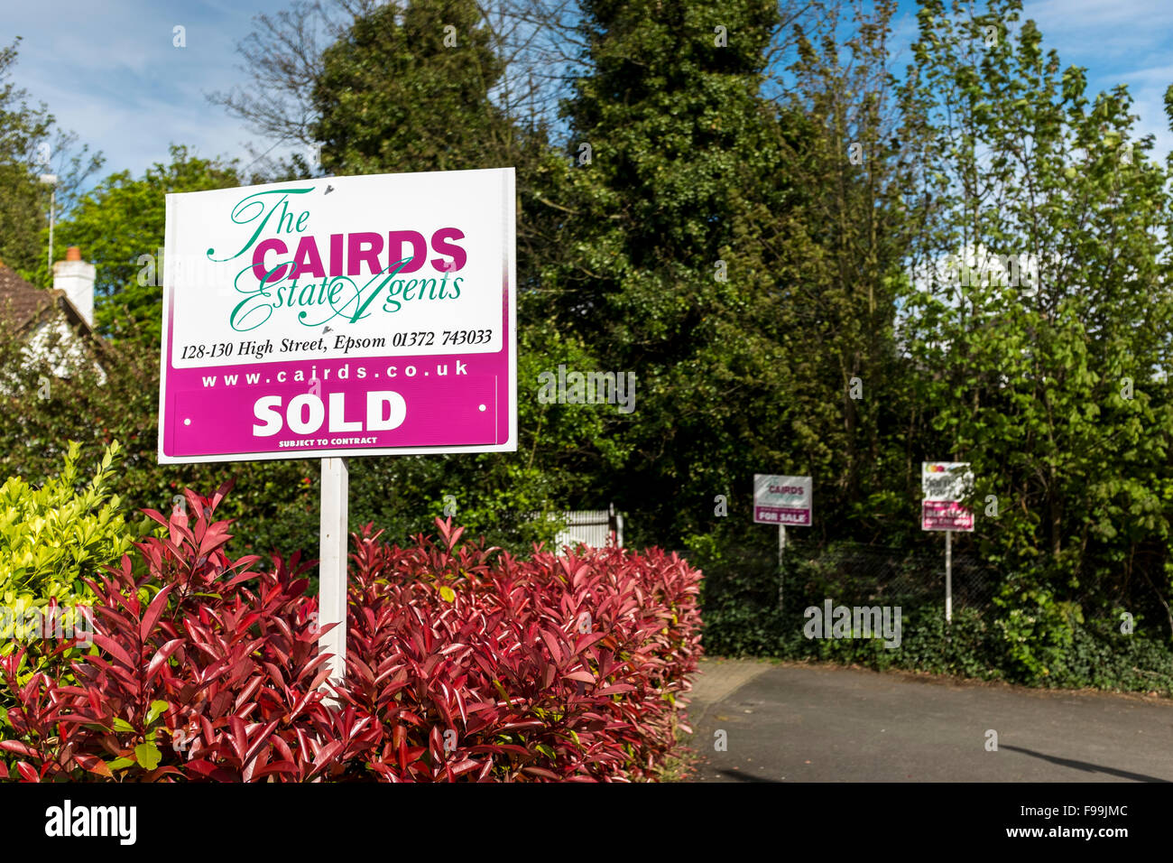 Estate Agent's Sold sign, UK Stock Photo - Alamy