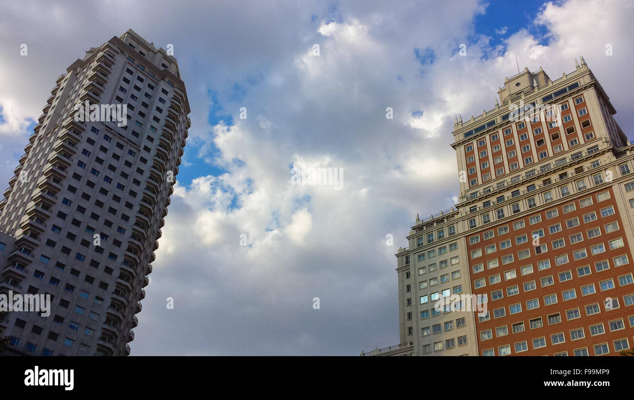 Modern building housing a big city Stock Photo - Alamy