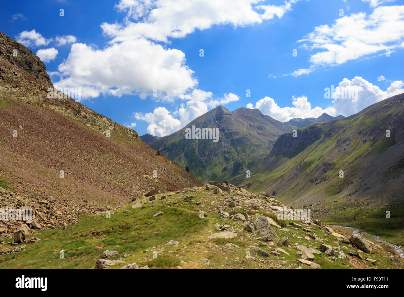 Green valley ara river hi-res stock photography and images - Alamy
