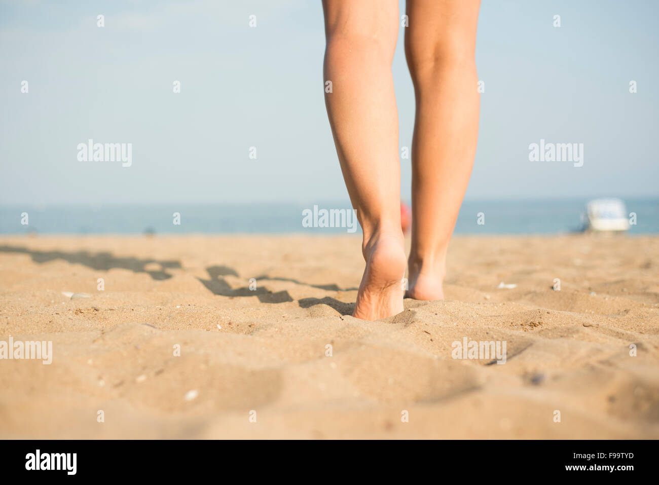Feet at the beach hi-res stock photography and images - Alamy