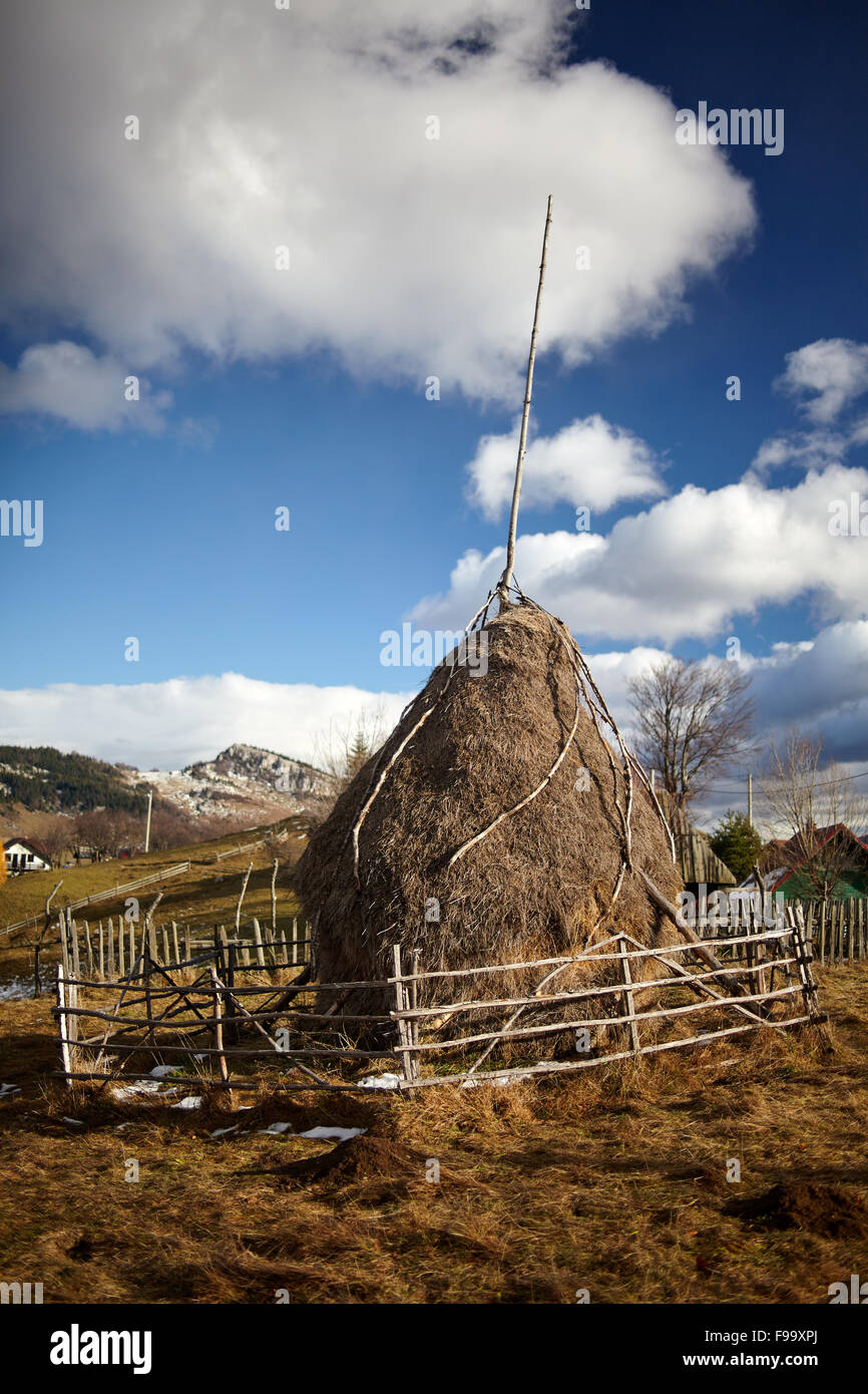 Hay ricks hi-res stock photography and images - Alamy