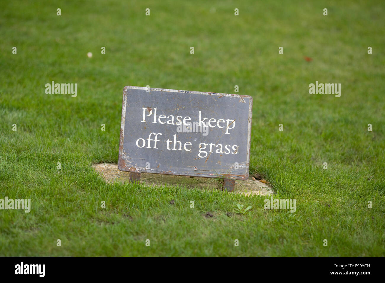Please keep off the grass hi-res stock photography and images - Alamy