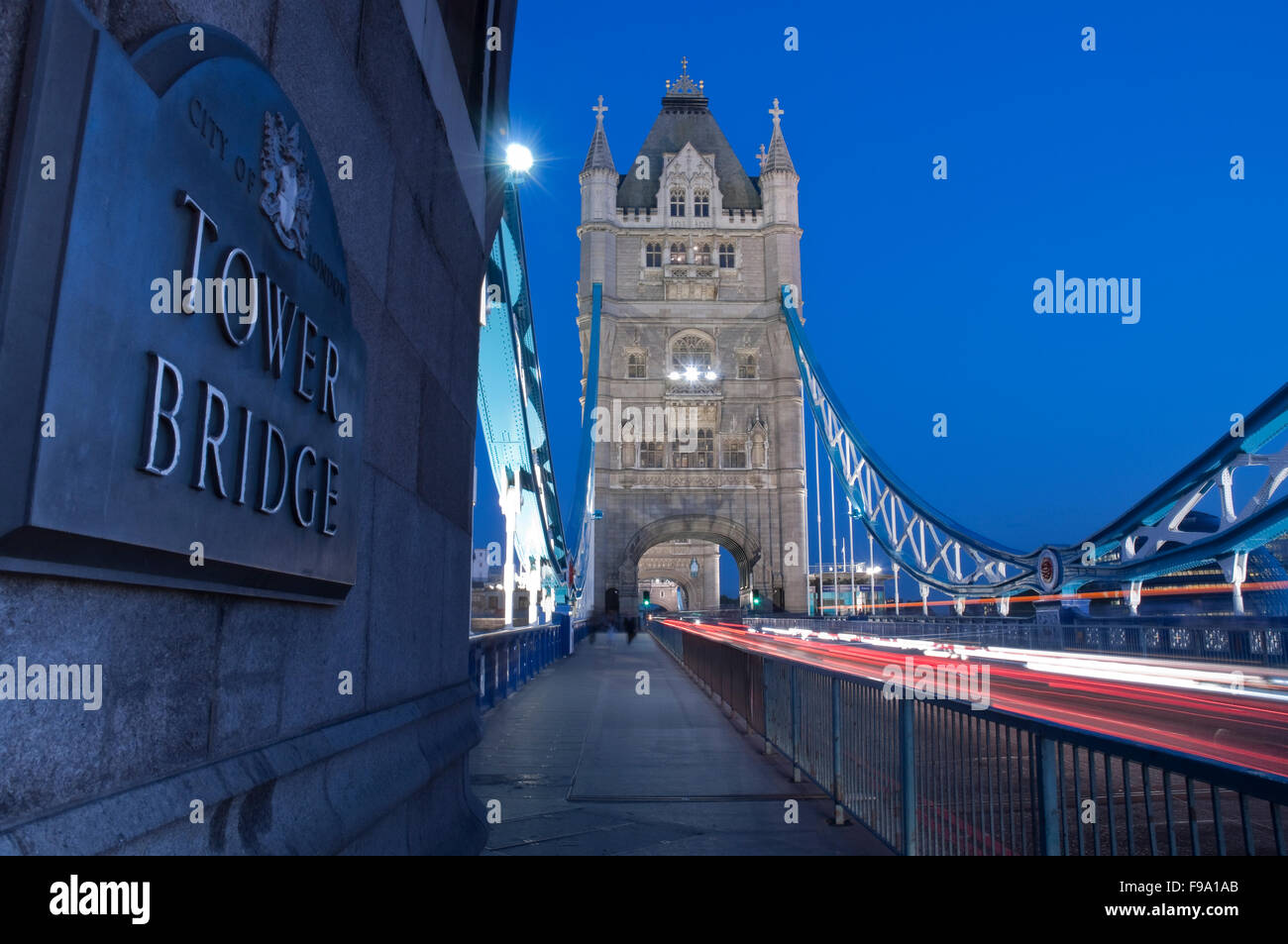 Tower bridge arch hi-res stock photography and images - Alamy