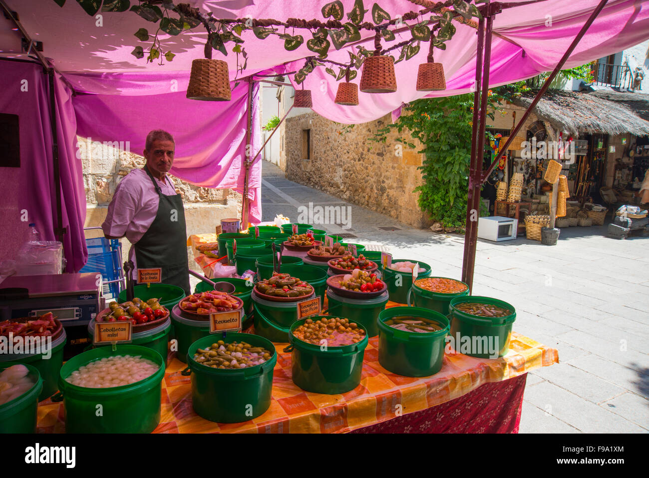 Medieval flea market during Cherry Festival. Doña Sancha Square ...