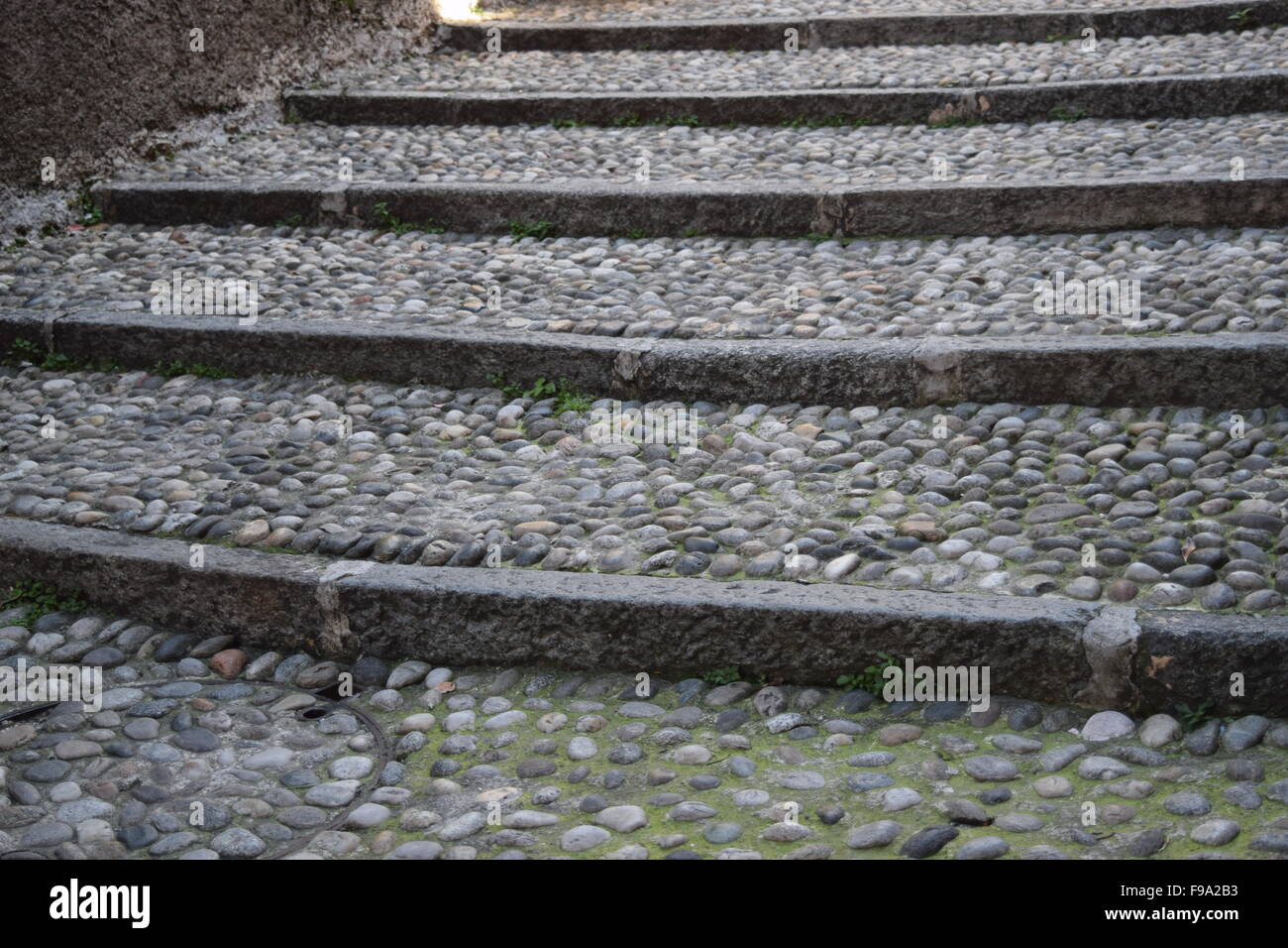 Pebble street hi-res stock photography and images - Alamy