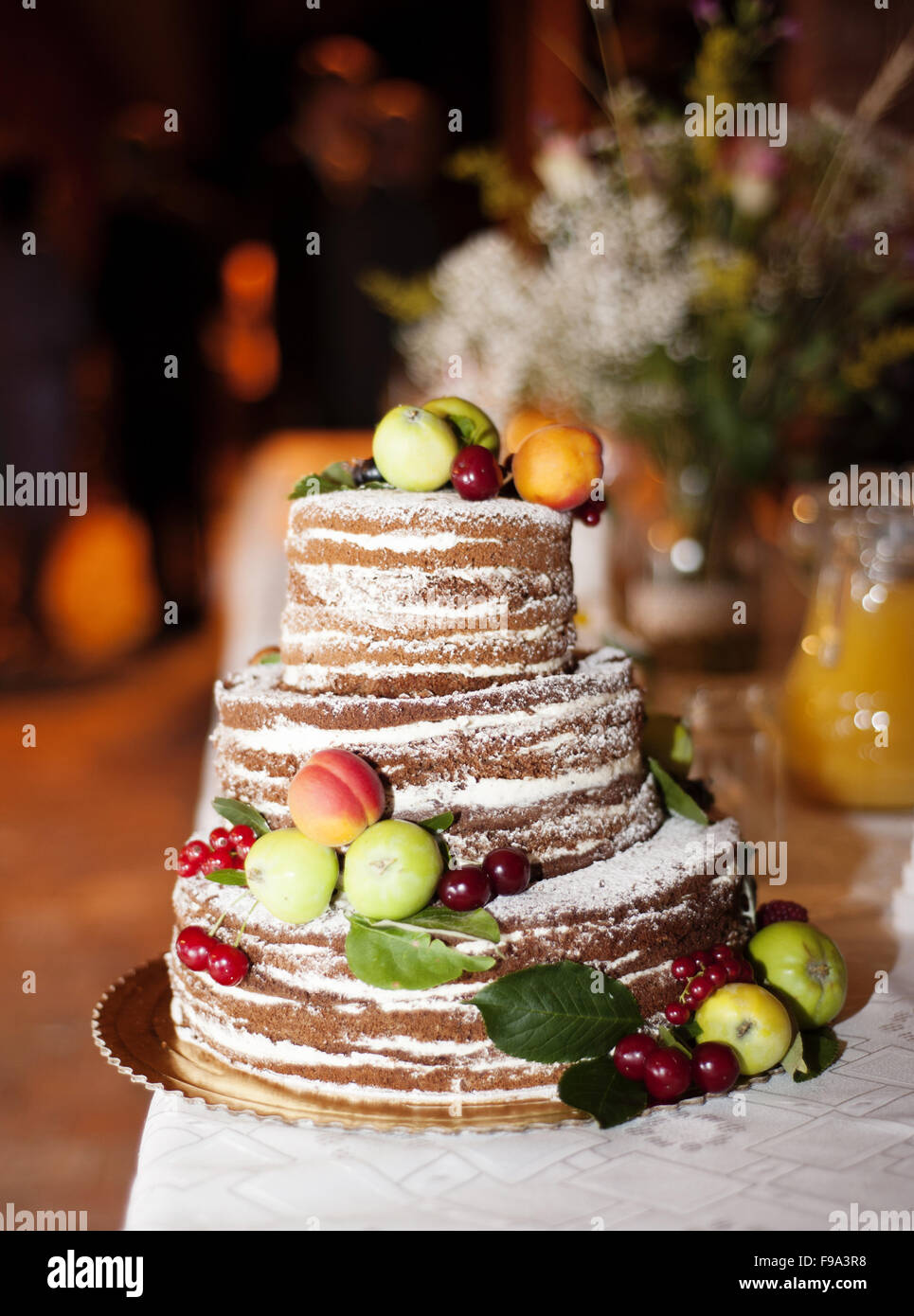 Beautiful and tasty cake at wedding reception Stock Photo - Alamy