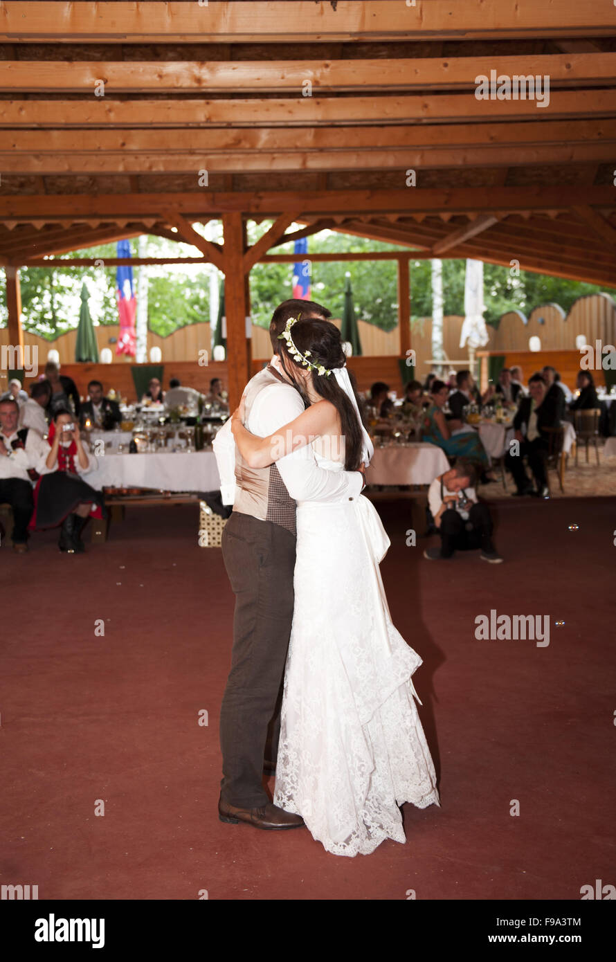Bride and groom dancing at the wedding reception Stock Photo - Alamy