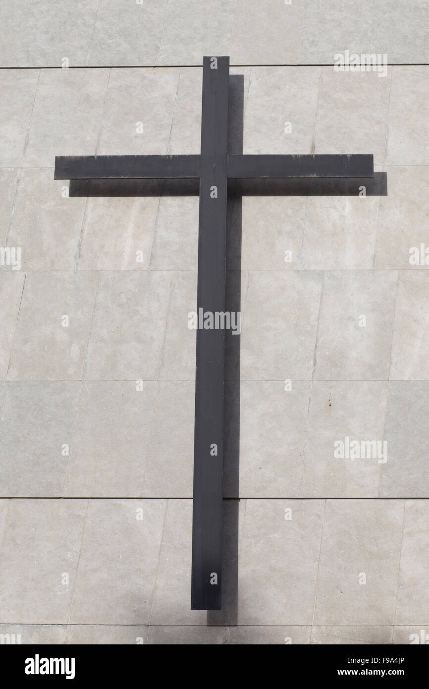 Steel cross hi-res stock photography and images - Alamy