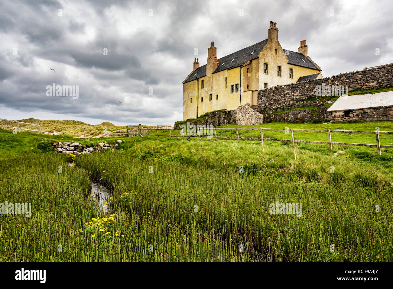 Scotland summer house hi-res stock photography and images - Alamy