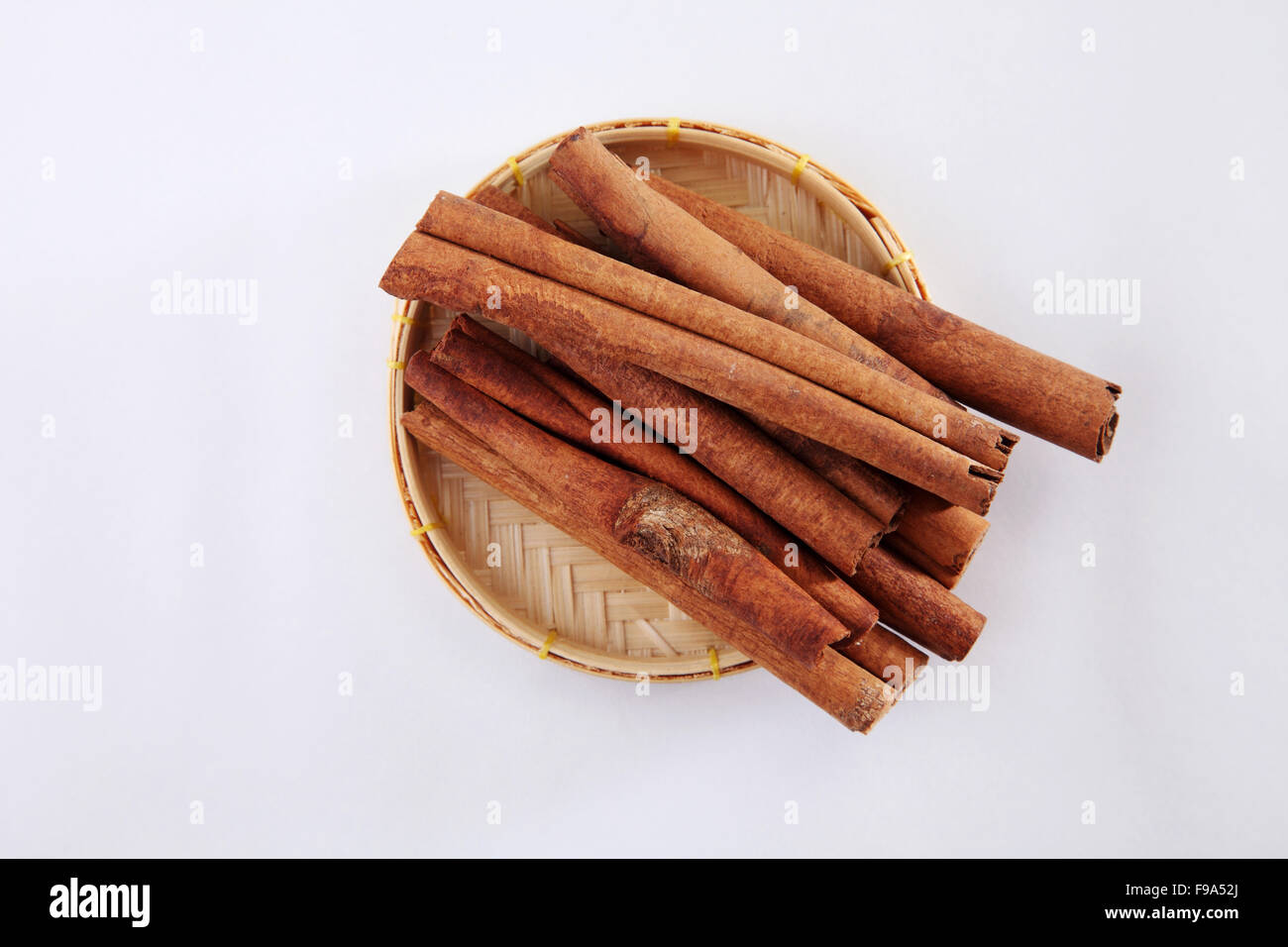 cinnamon sticks on a mini tray Stock Photo - Alamy