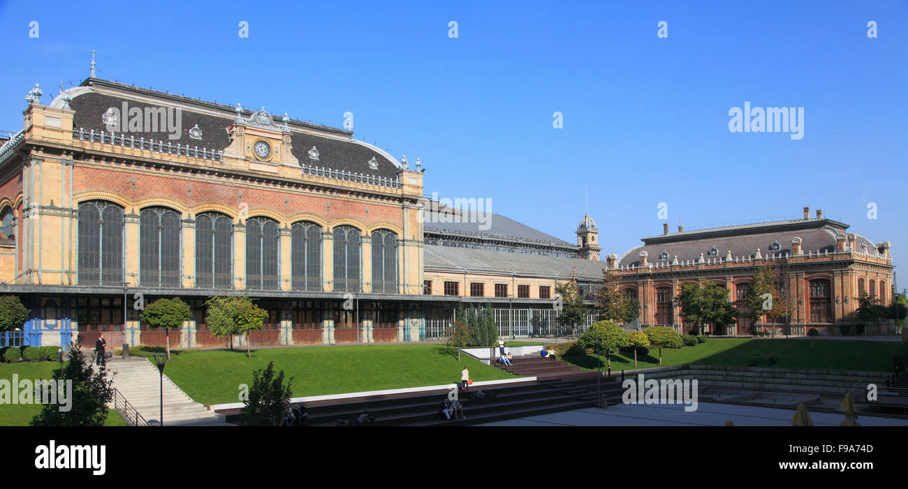 Budapest railway station hi-res stock photography and images - Alamy