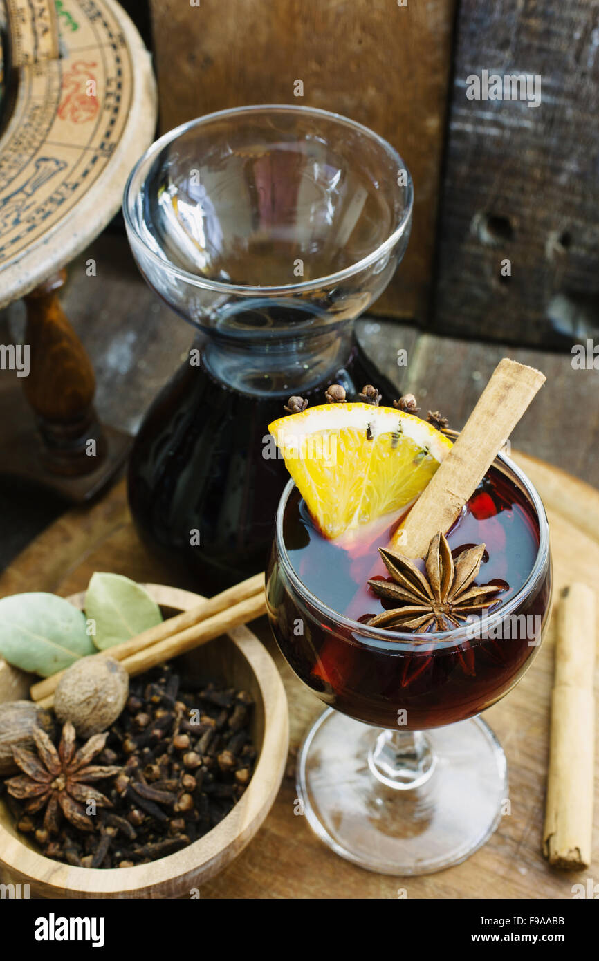 Mulled wine in rustic hi-res stock photography and images - Alamy
