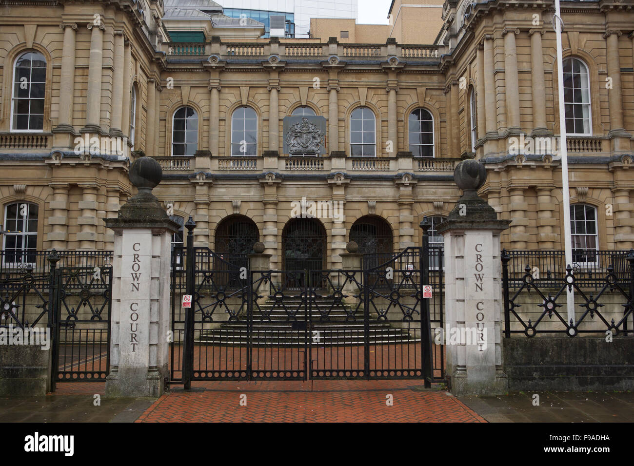 Reading Crown Court building Stock Photo - Alamy