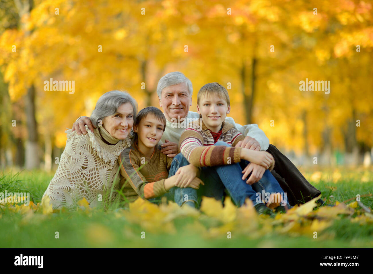 Grandparents and grandchildren Stock Photo - Alamy