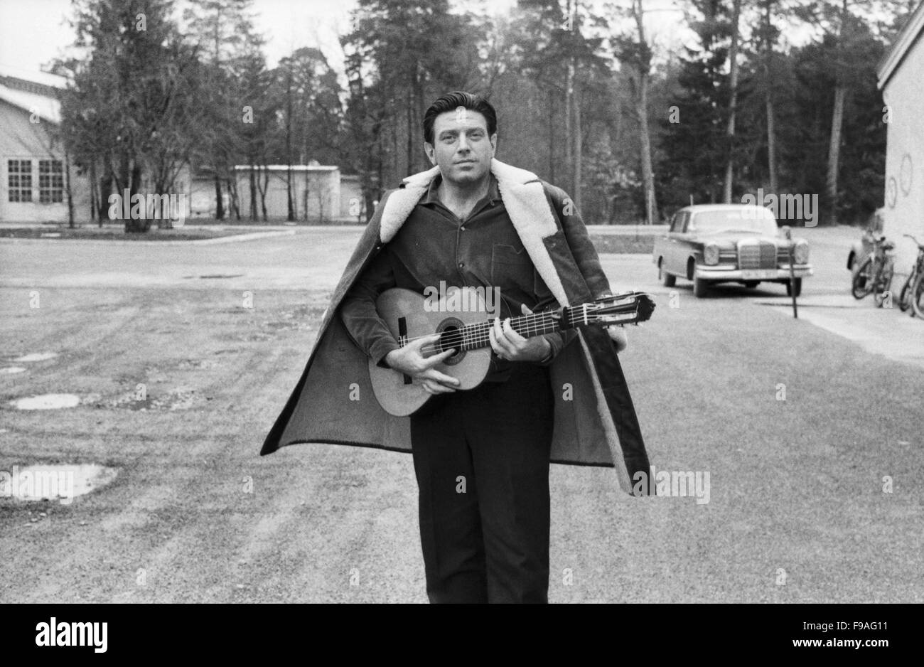 Theodore bikel Black and White Stock Photos & Images - Alamy