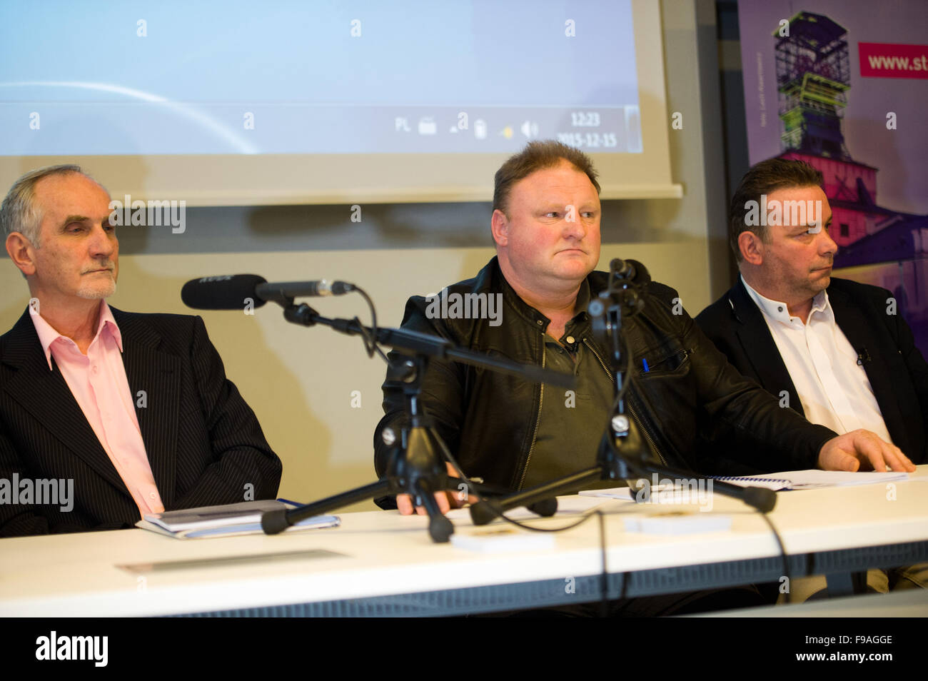 Walbrzych, Poland. 15th December, 2015. Adam Szynkiewicz (L), Piotr ...
