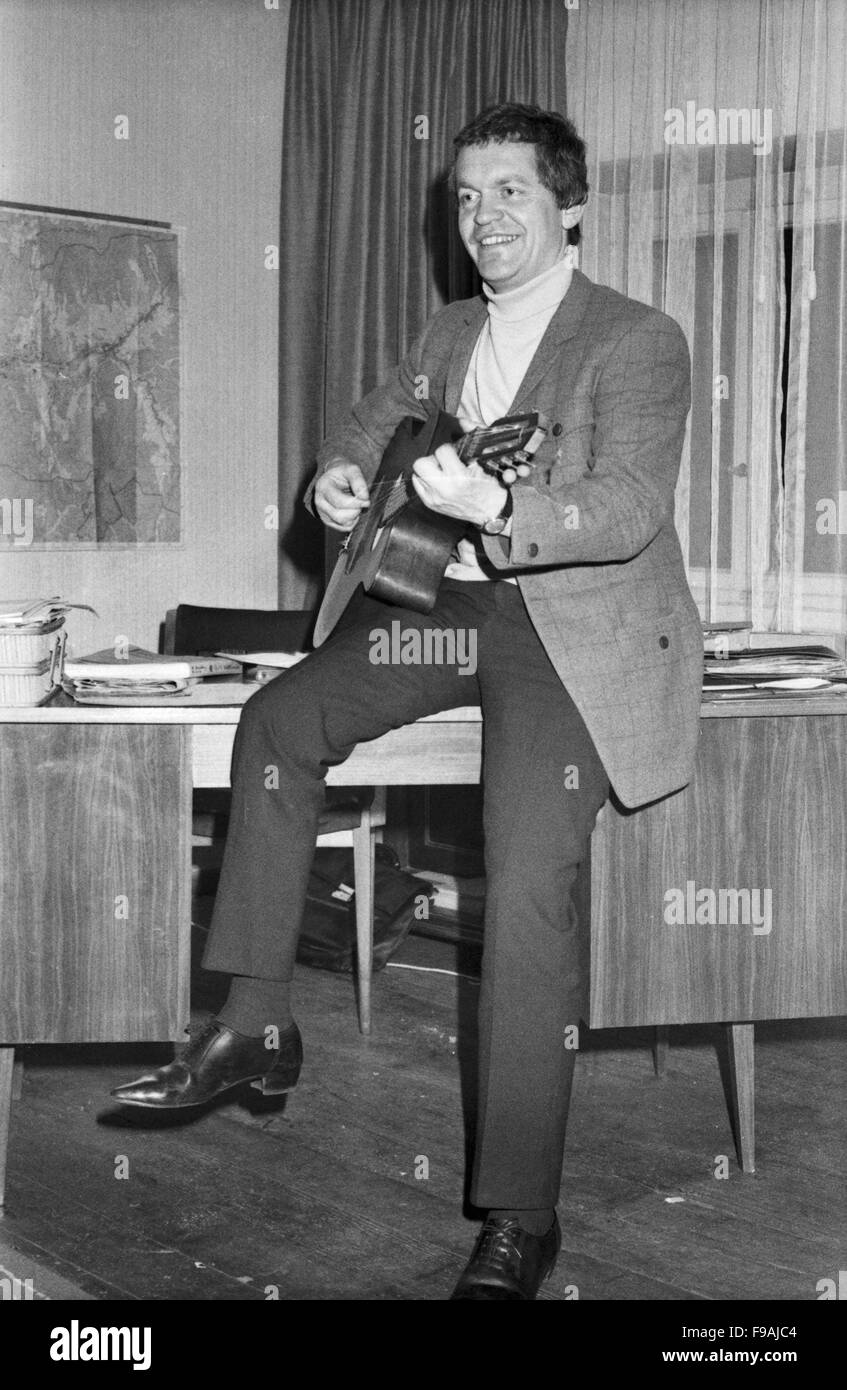 Joe Raphael in Baden Baden, Deutschland 1960er Jahre. Jeoe Raphael at ...