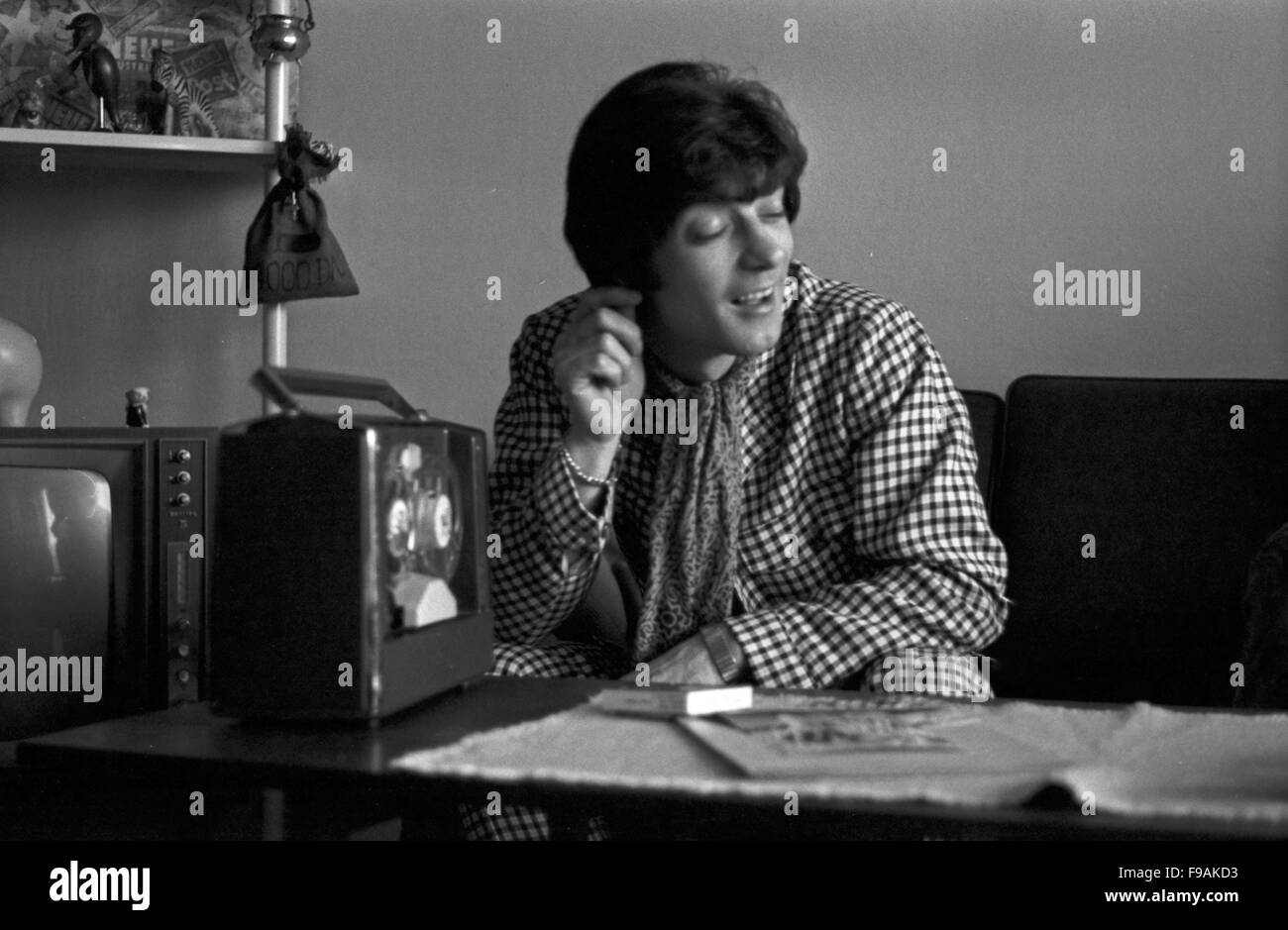 Der Sänger Mike Dalton in München, Deutschland 1960er Jahre. Singer ...