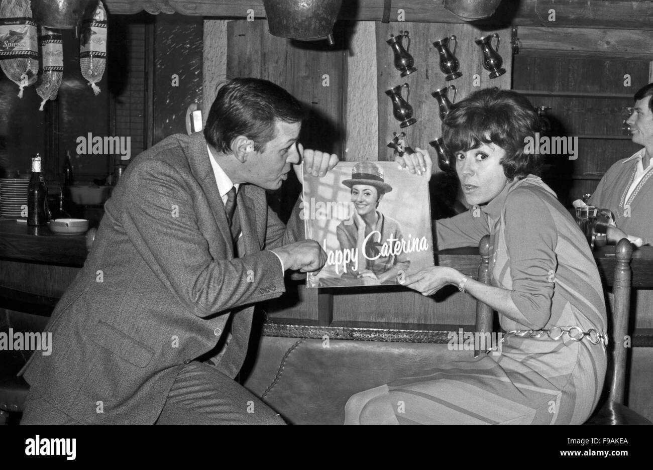 Internationale Sängerin Caterina Valente mit Michael Pfleghar, Eric van ...