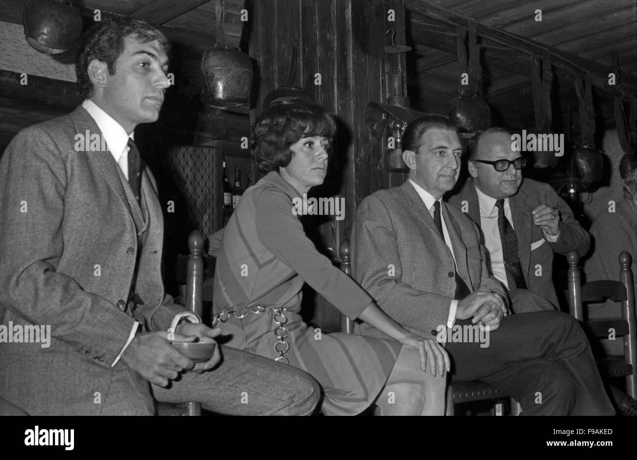 Internationale Sängerin Caterina Valente mit Michael Pfleghar, Eric van ...