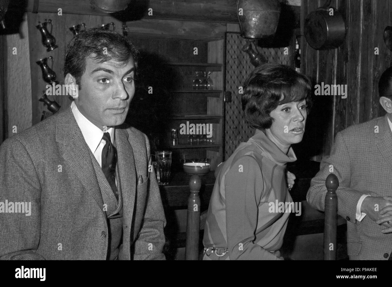 Internationale Sängerin Caterina Valente mit Michael Pfleghar, Eric van ...