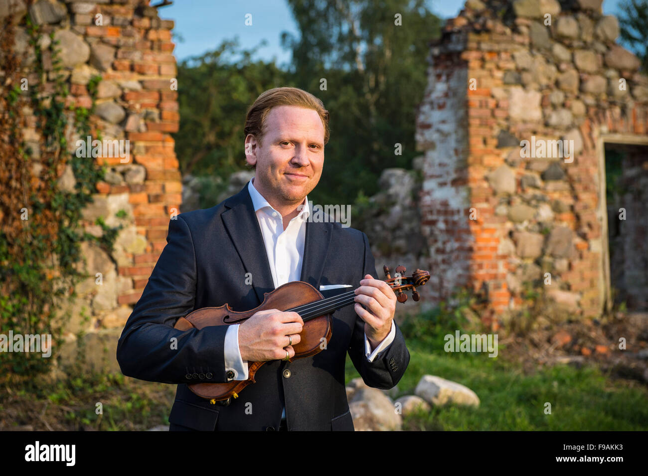 British violinist daniel hope hi-res stock photography and images - Alamy