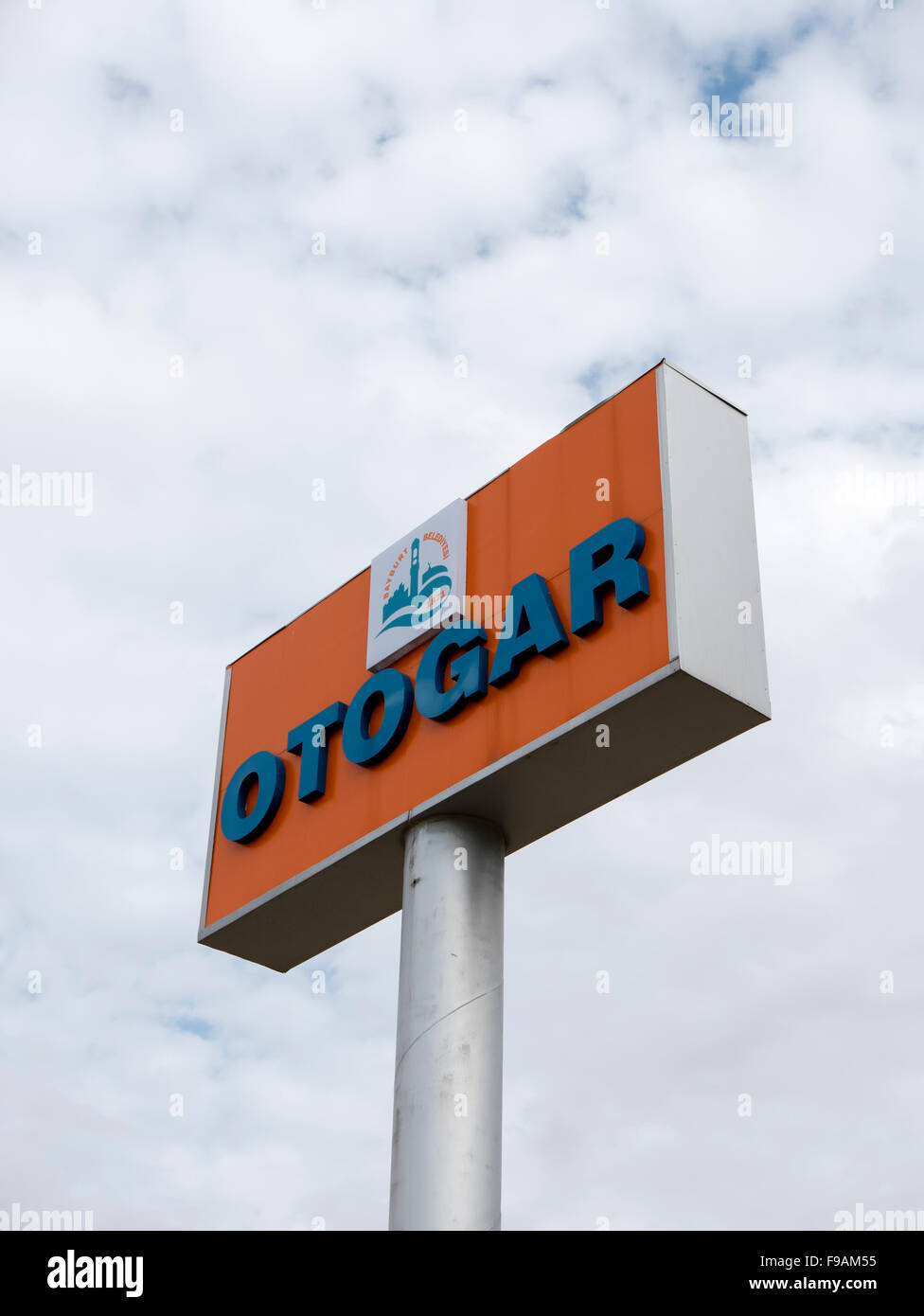 Bus station sign hi-res stock photography and images - Alamy