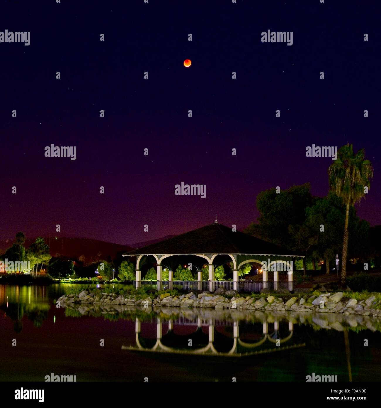 Eclipse lake hi-res stock photography and images - Alamy