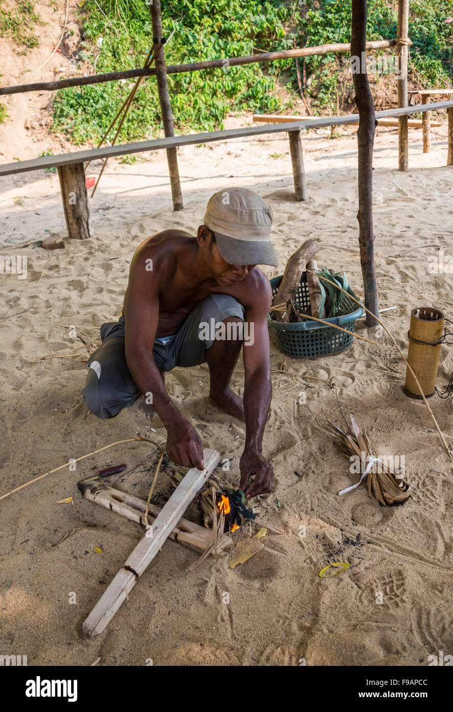 Aboriginal man aboriginal man hi-res stock photography and images - Alamy