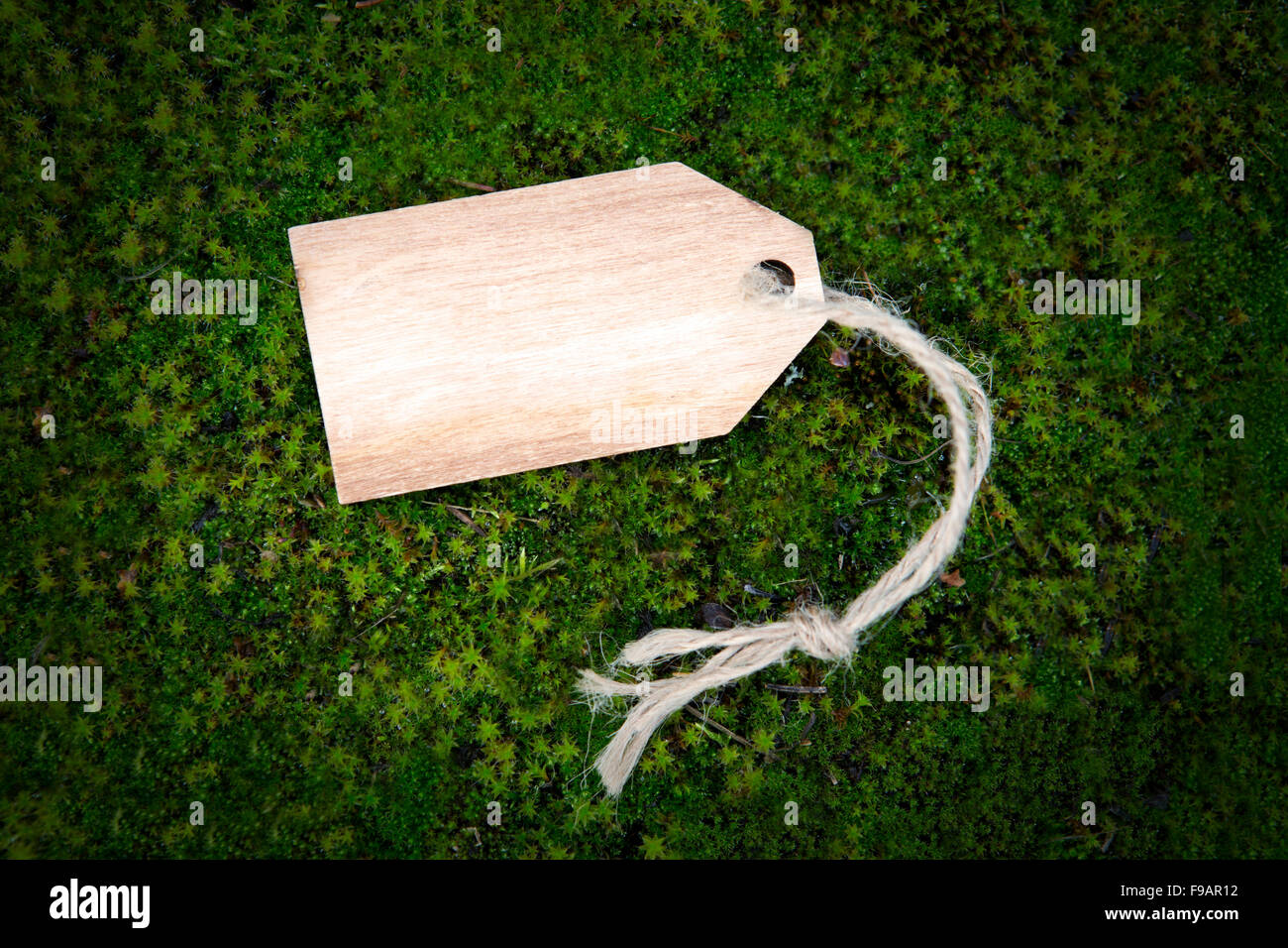String and label hi-res stock photography and images - Alamy